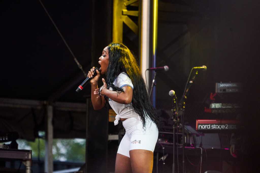 SZA plays first show since vocal-cord injury at Firefly 2018