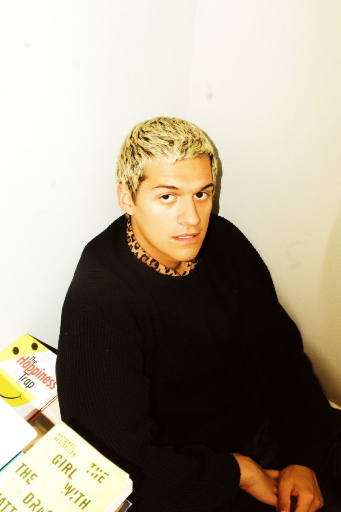 Omar Apollo’s Emotions Heat Up on "Frio" Produced by Kenny Beats ...